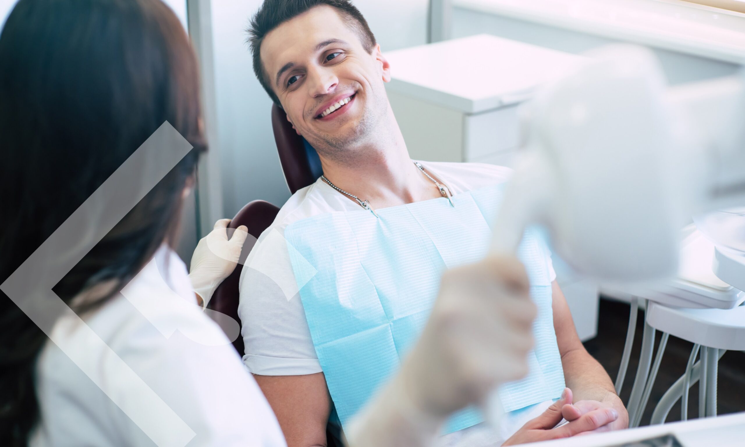 4 Subtle Secrets Behind Effortlessly Beautiful Smiles - AACD Cosmetic ...